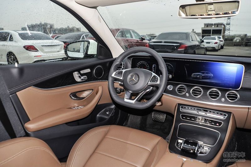 奔驰E级图片】_2018款 改款 E 300 L 运动时尚型_玛奇朵米/咖啡棕_内饰_搜狐汽车网