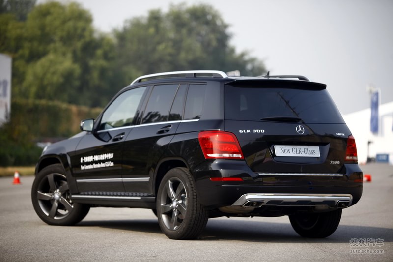 【奔驰GLK级 2013款GLK300 4MATIC 豪华型外观曜岩黑图片m1807470】_奔驰图片_搜狐汽车网