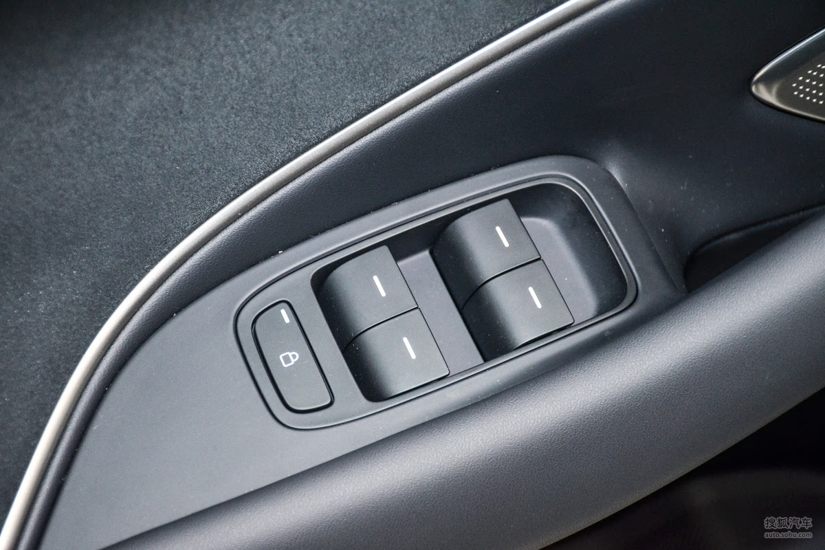 SU7700km 后驱长续航智驾版图片大全_小米汽车SU7外观图库_搜狐汽车