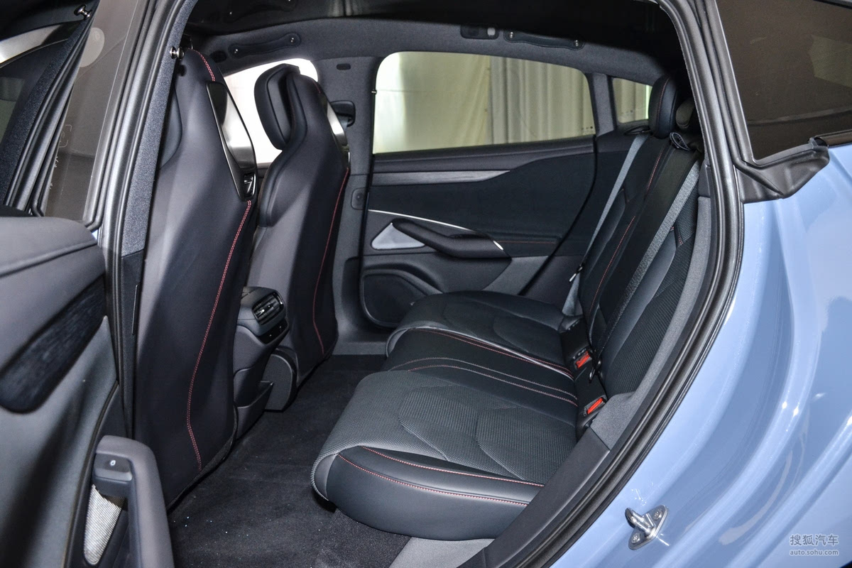 SU7700km 后驱长续航智驾版图片大全_小米汽车SU7外观图库_搜狐汽车